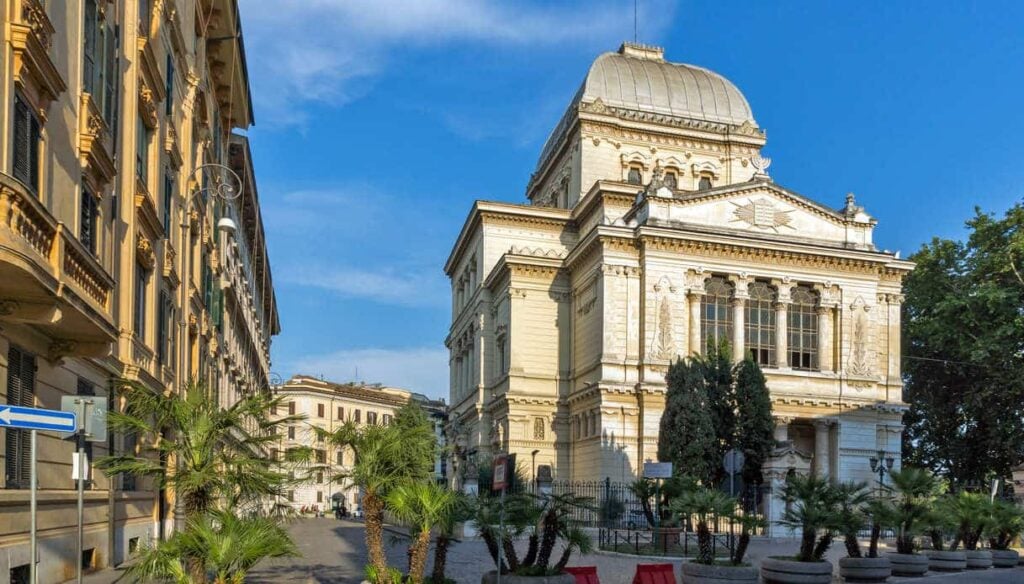 The Jewish community of Rome is the oldest in the world - Italy Rome Tour