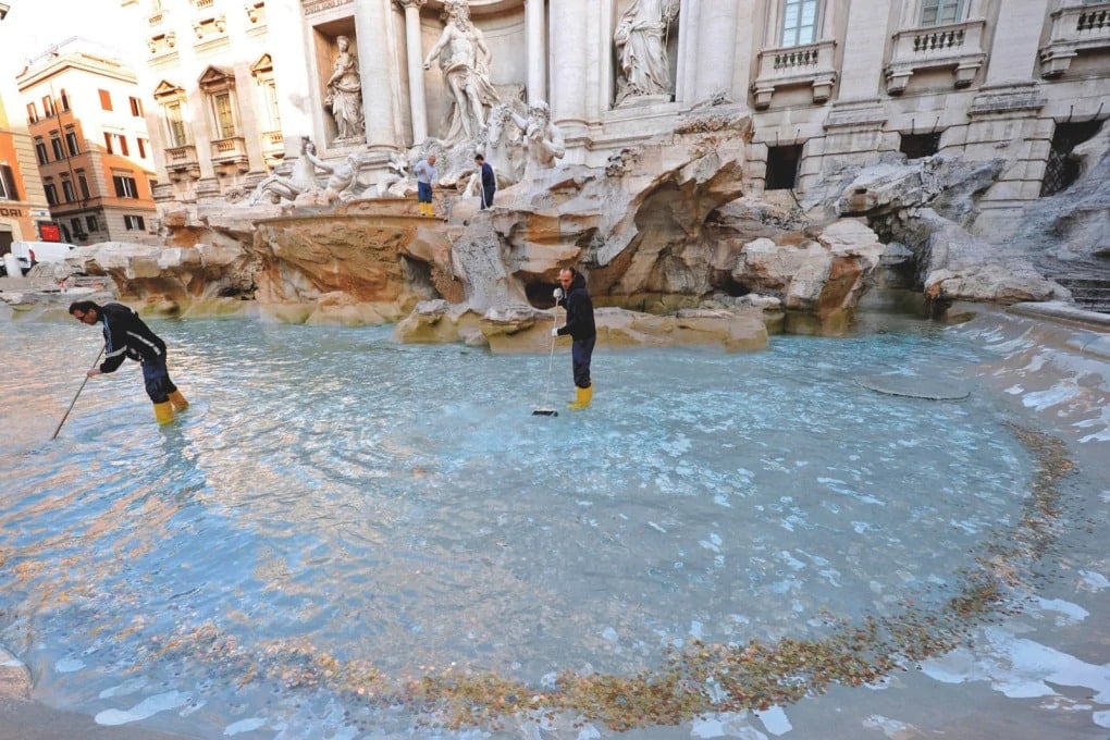 Who started the tradition of throwing the coin in the Trevi Fountain ...