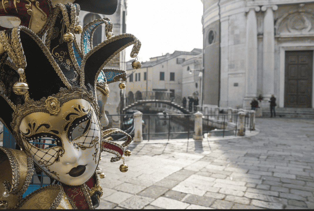 The Spectacular Carnival of Rome - Italy Rome Tour